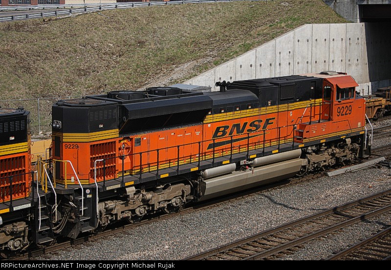 BNSF 9229